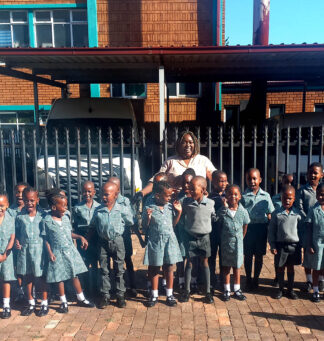 Grade 1: First day in new uniforms! - Cresslawn Primary School